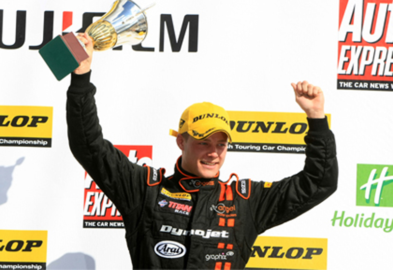 Kennett signs Frank Wrathall as sports ambassador - WATCHPRO USA
