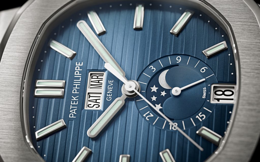 Patek Philippe Nautilus returns to the same shade of blue as its 1976 ...