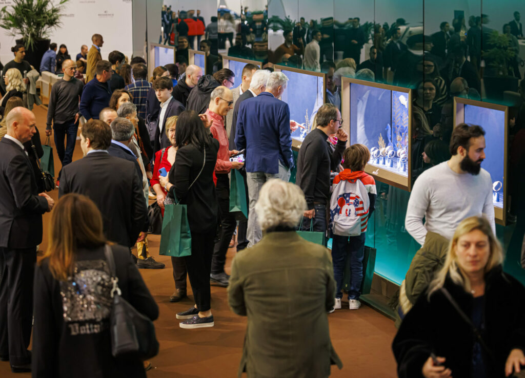 Palexpo pulse quickens as Watches and Wonders welcomes the public ...