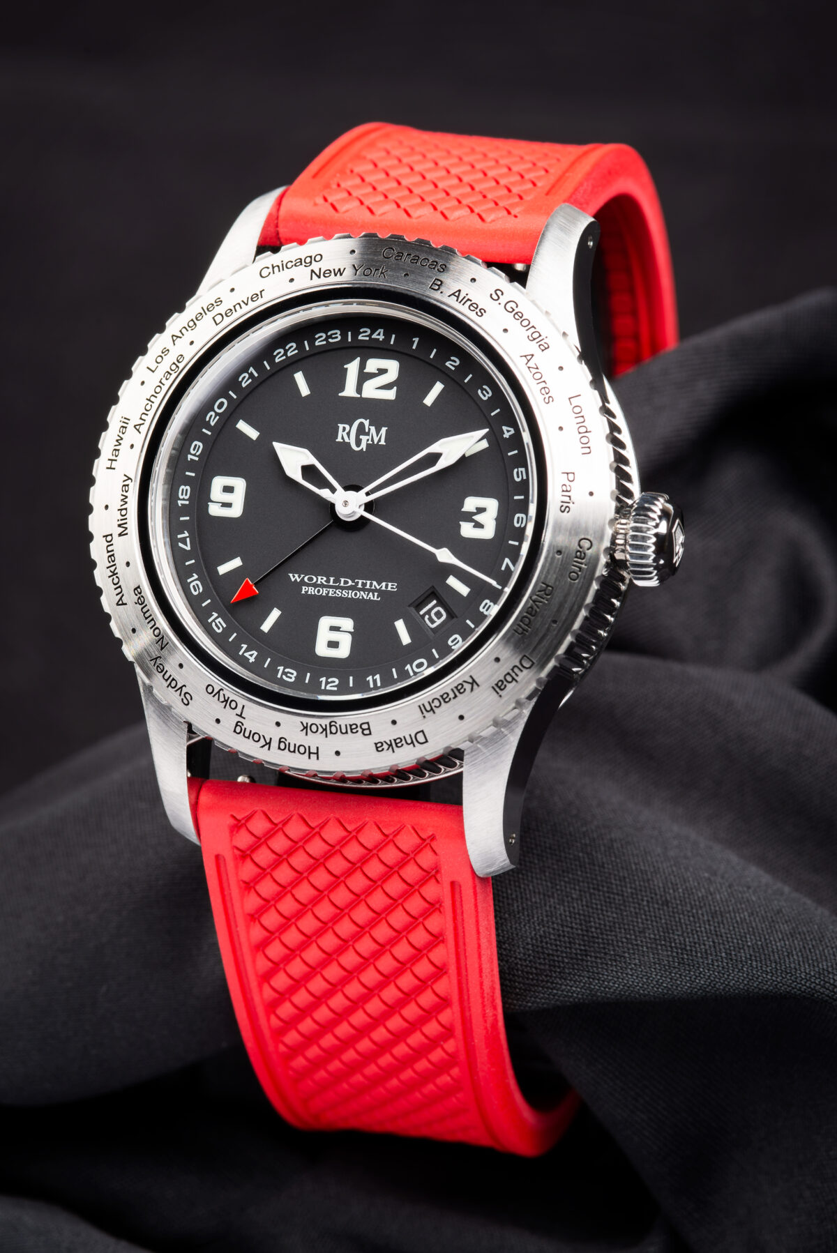RGM appeals to travelers with latest Model 500 GMT watch - WATCHPRO USA