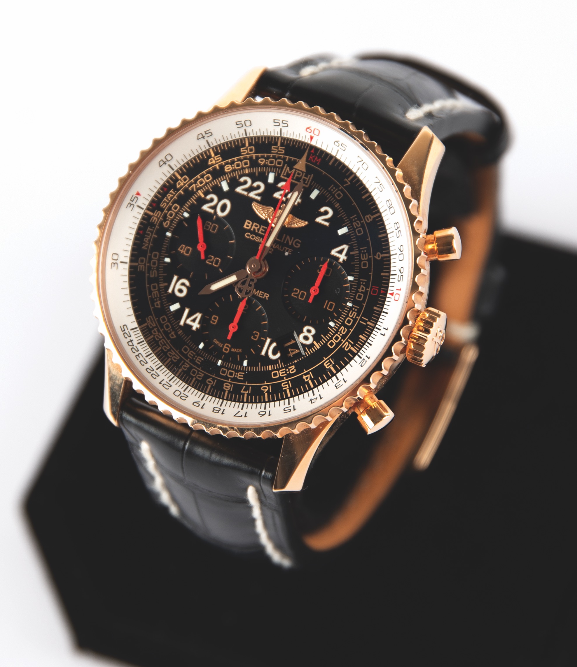 Apollo 12 astronaut's golden Moonwatch sells for $139,000 - WATCHPRO USA