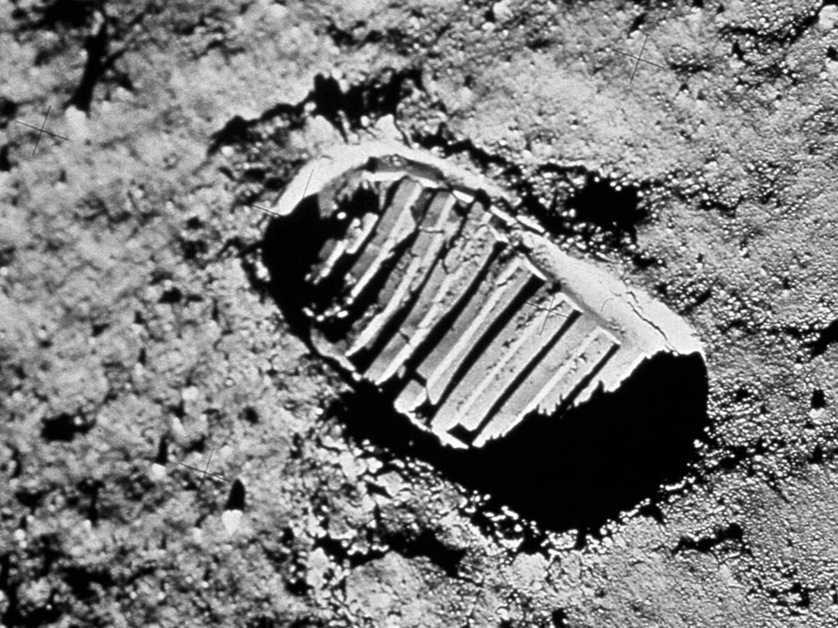 Omega marks 55th anniversary of man's first step on the moon - WATCHPRO USA
