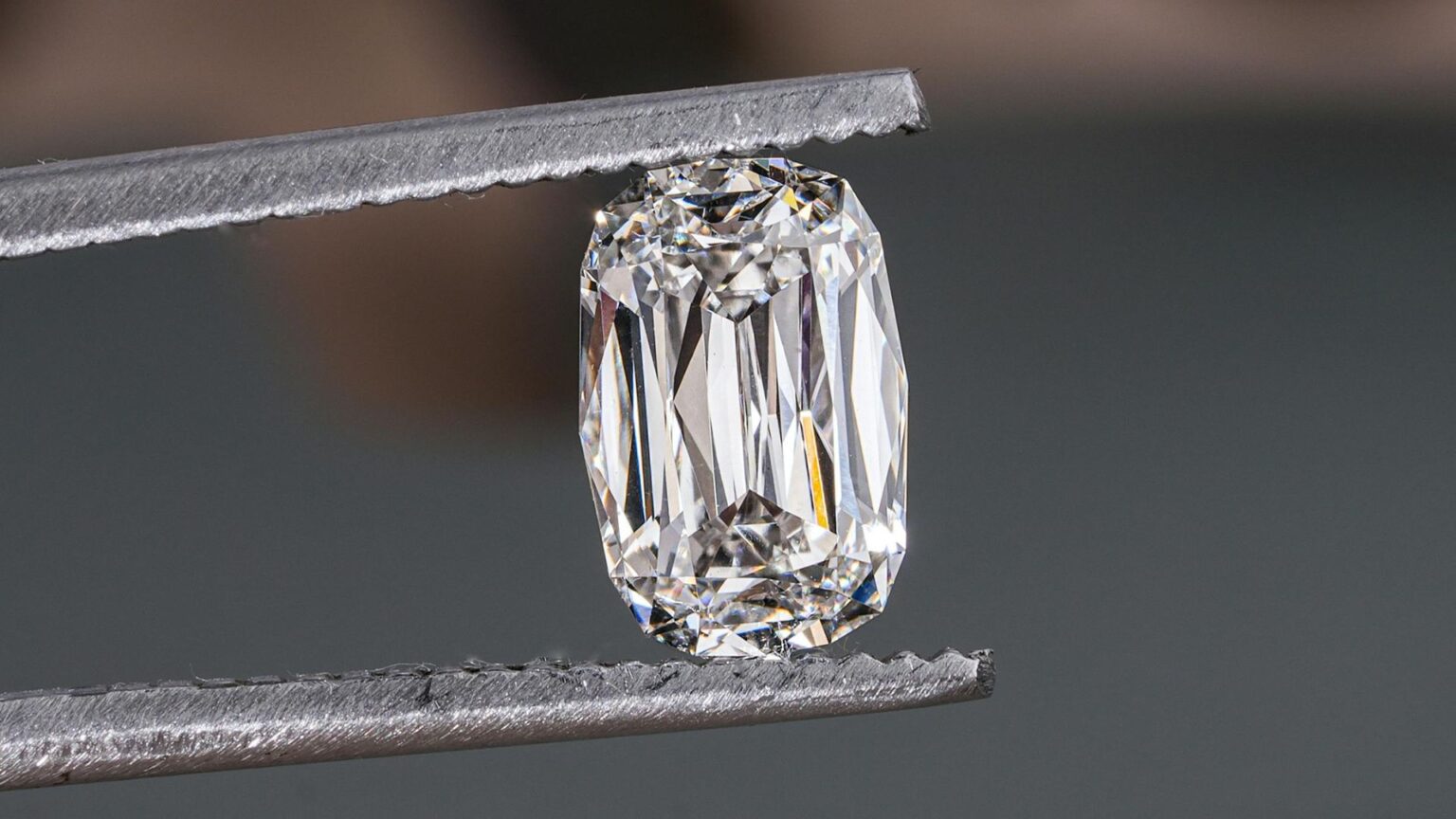 Wholesale lab-grown diamond prices down 26% - WATCHPRO USA